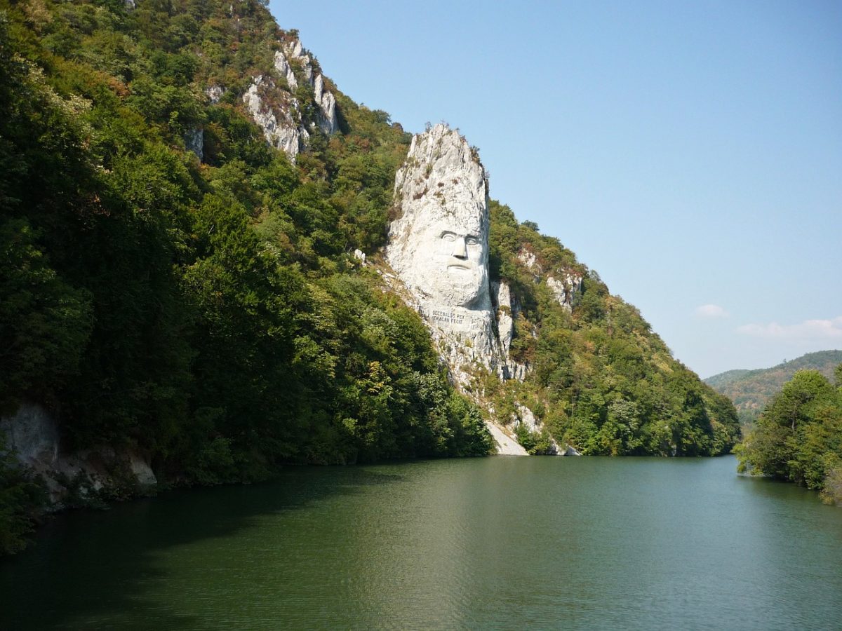 Đerdap: Šta povezuje Decebalovu glavu, Trajanov most, tablu i elektranu ...